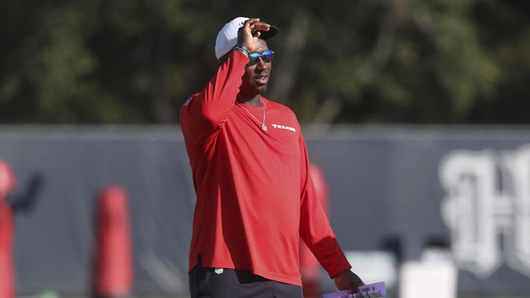 Texans coach lands Eagles OC interview