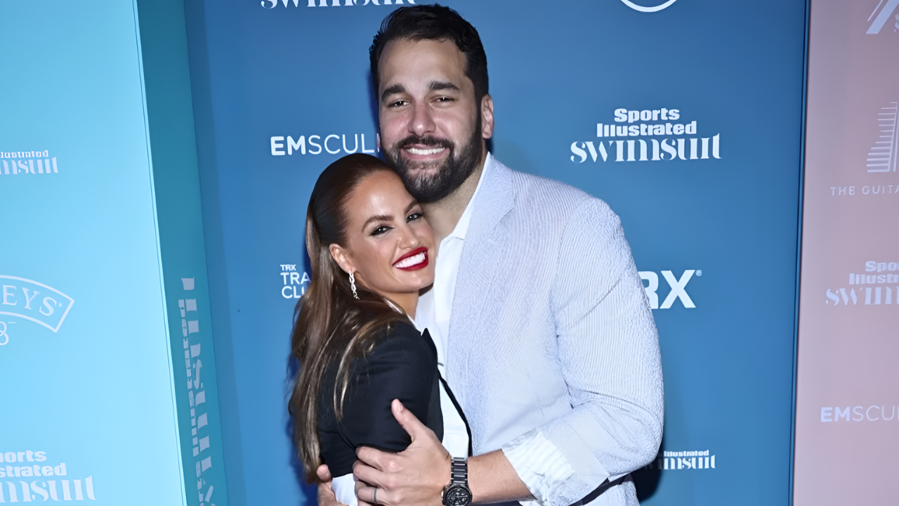 Ex-NFL player sues ex-wife over $300K offer following Twitch revelation