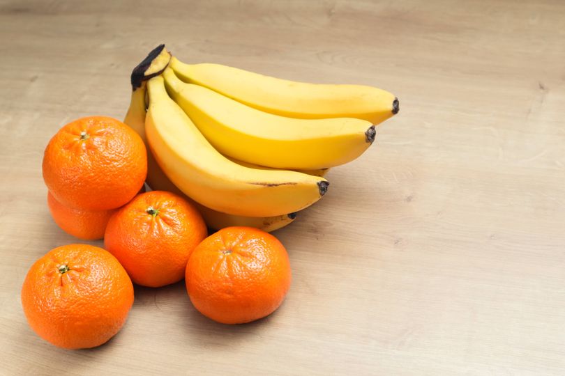Doctor warns that some people shouldn't eat bananas and oranges