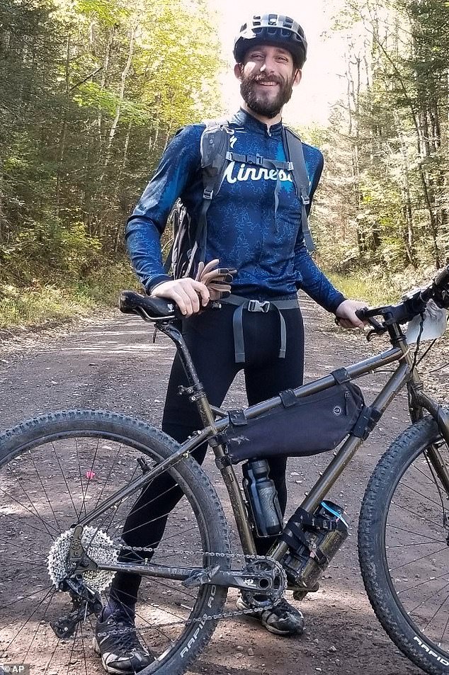 Armed anti-ICE protesters take to the streets of Minneapolis