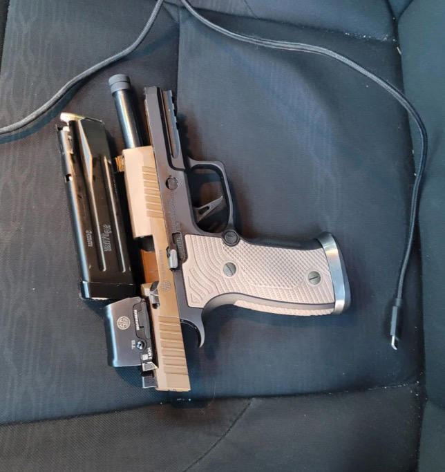 Person asks AI who was at fault in shooting of Alex Pretti – the answer ...