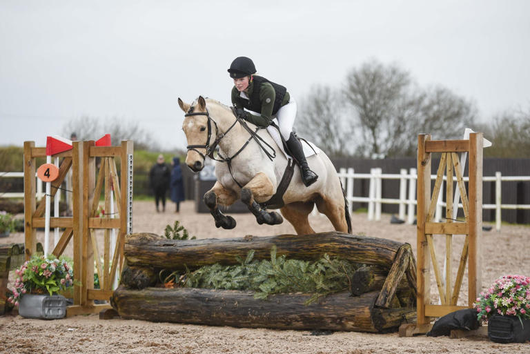 Horse Week: Isaac makes it three in a row at Baileys Horse Feeds Flexi ...