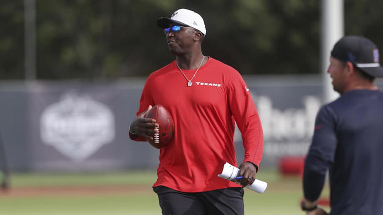 Texans coach lands Eagles OC interview