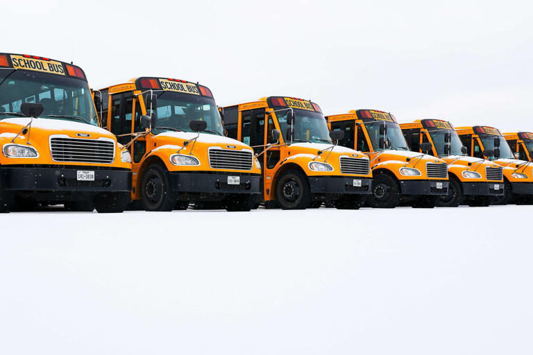 Dallas ISD adds snow day Tuesday. See which other school districts are ...