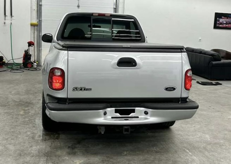 2000 Ford F-150 SVT Lightning draws attention as unmodified example ...