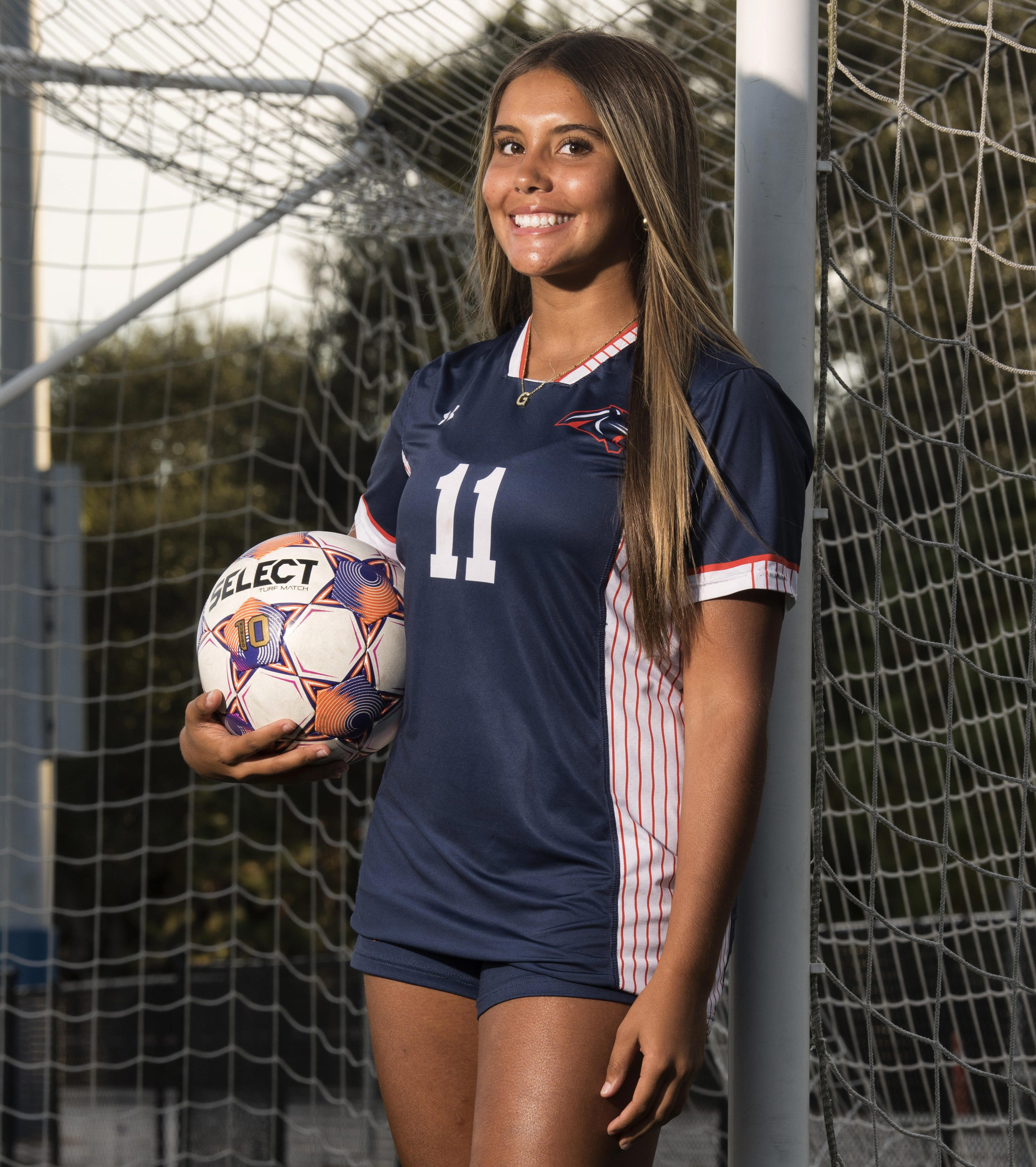 Vote for the Herald-Tribune girls athlete of the week for Jan. 19-24