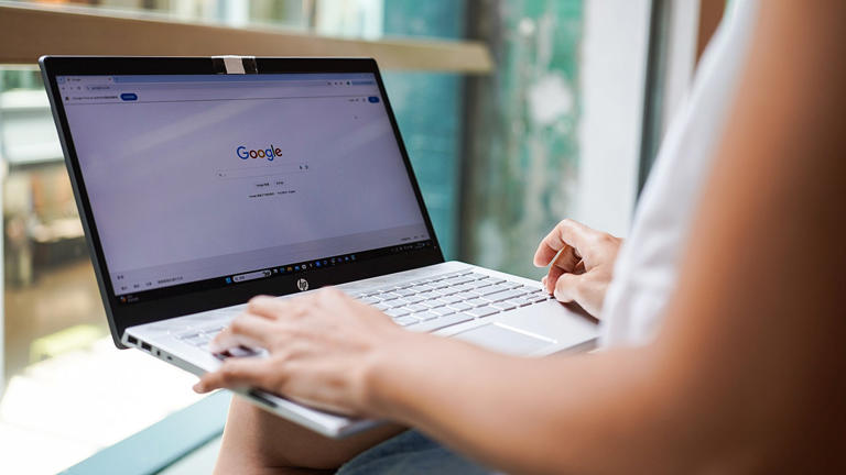 Malicious Google Chrome extensions hijack accounts