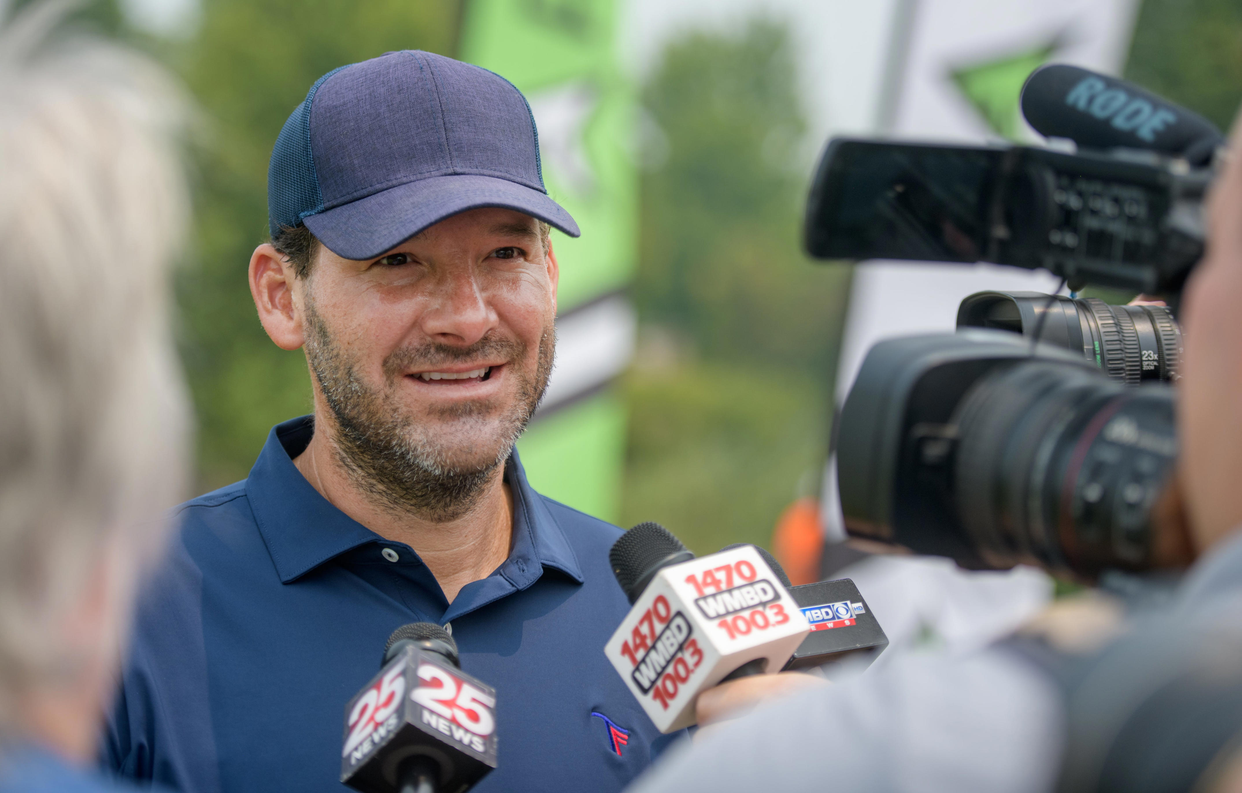 Tony Romo receives backlash as CBS Sports analyst during NFL playoffs