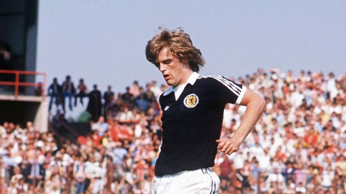 Man Utd and Leeds legend Gordon McQueen's death linked to heading footballs