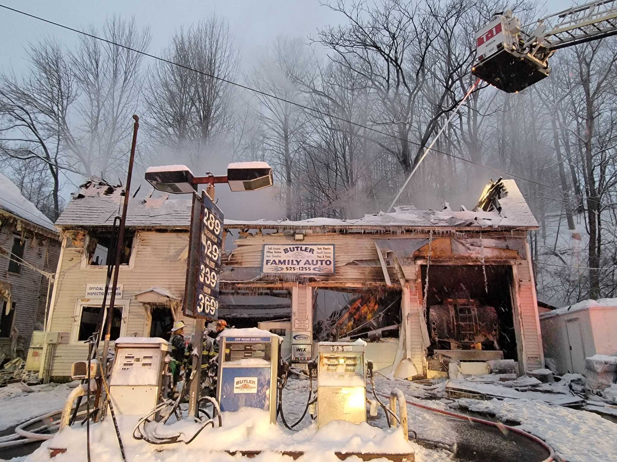 Auto mechanic shop destroyed by fire in Orleans County, no injuries