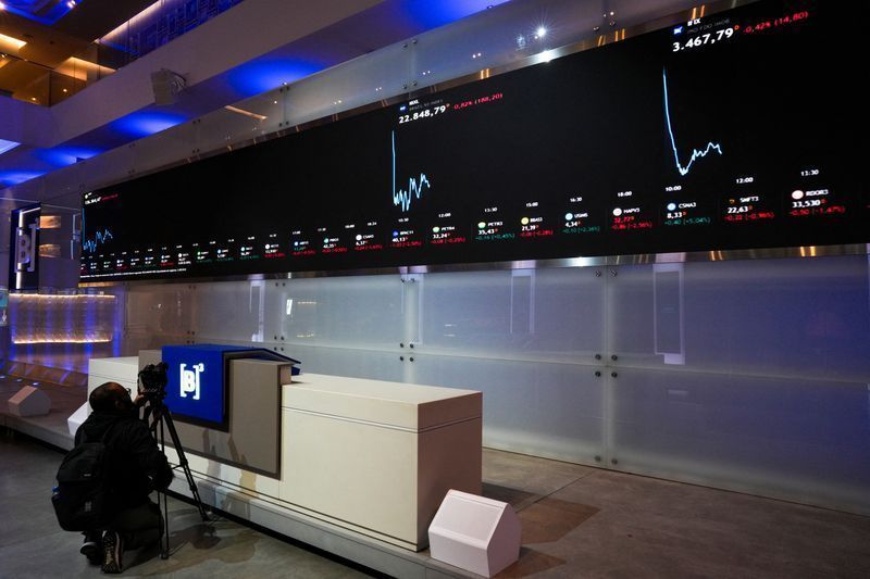 Mulheres investidoras na bolsa de valores crescem 4% em 2025, mostra B3