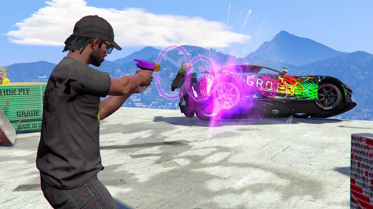I hit his car off one of the tallest buildings with the ray gun | GTA 5 ...