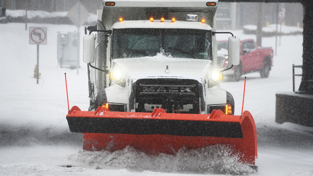 How to check the progress of snow plows in Philadelphia