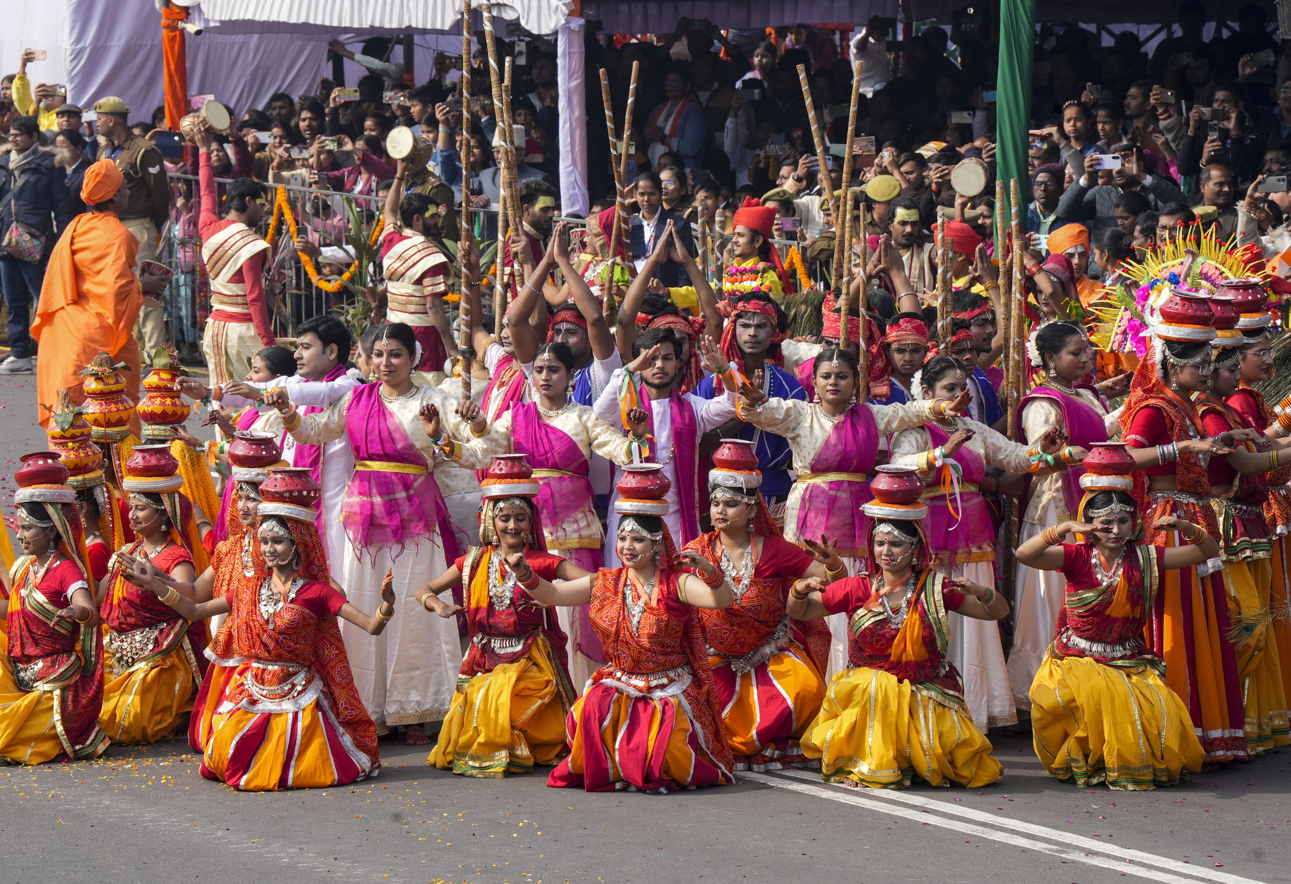 200 artistes from nine states take part in R-Day cultural gala in Lucknow
