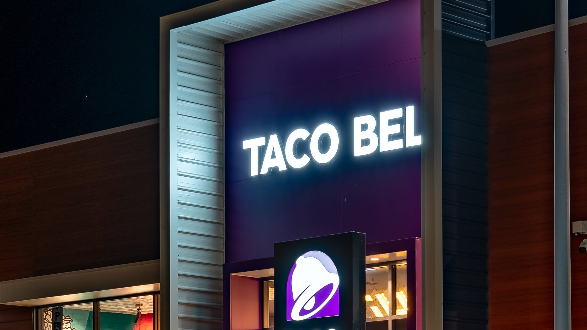 Rock robbery: Florida man sentenced to jail for holding up Taco Bell ...