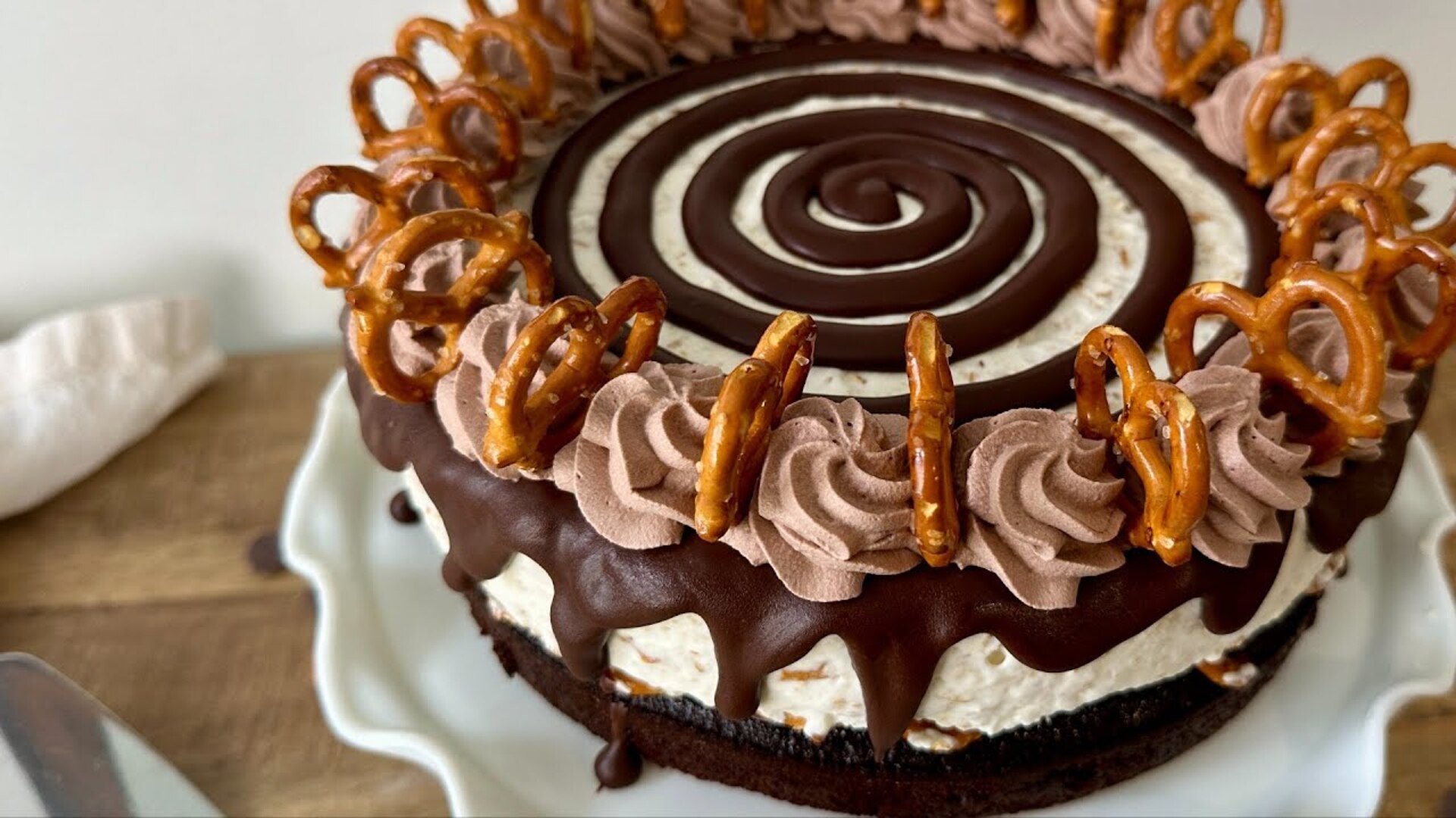 Chocolate-covered pretzel ice cream cake recipe