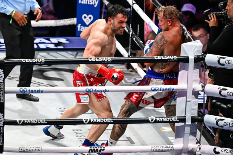 Julio Cesar Chavez Jr. rebounds from Jake Paul defeat with ruthless ...