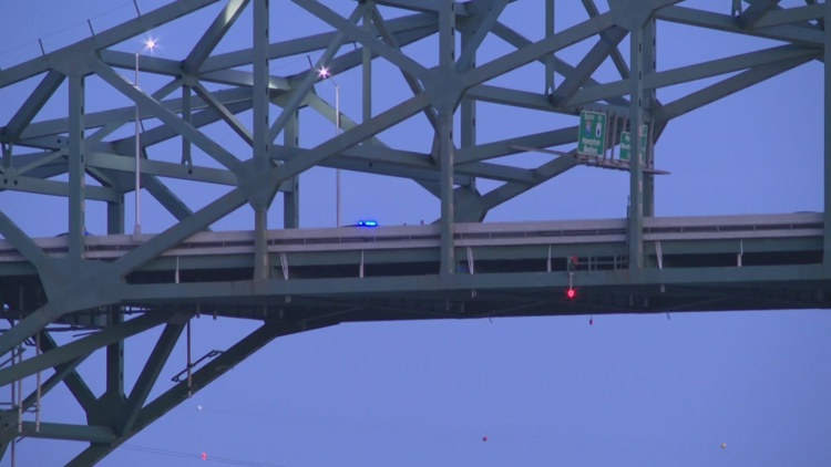 Police search Piscataqua River for missing man