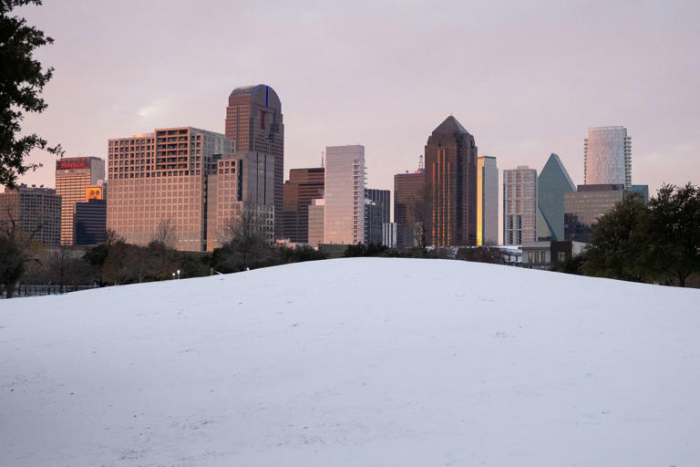 Live updates: North Texas waits for ice to melt as record-breaking ...