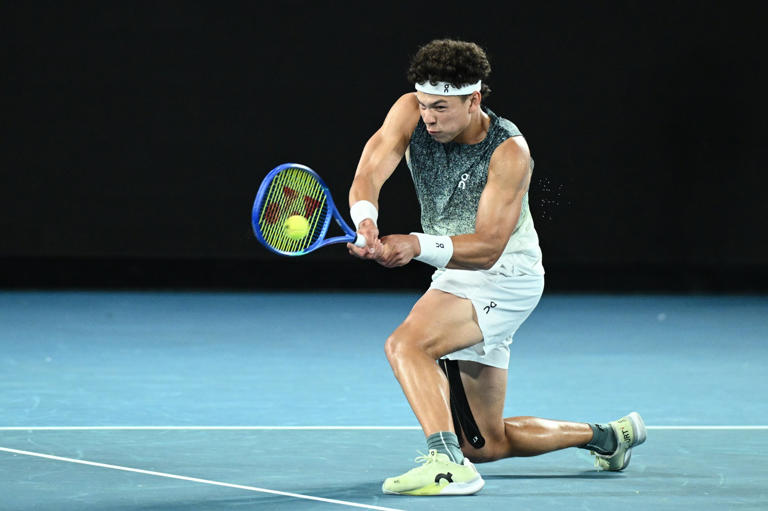 Shelton remonta a Ruud y desafía a Sinner