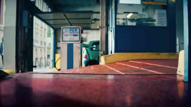 The Renault Twingo is back as an all-electric city runabout