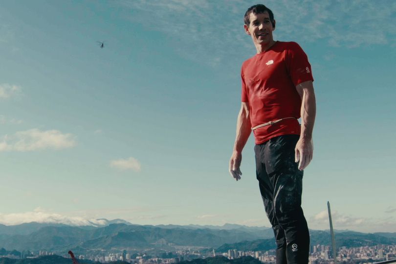 Alex Honnold's different method for getting down Taipei 101 after ...