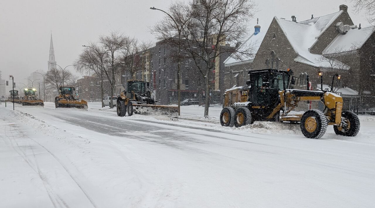 Intense cold slows power restoration for thousands in Montreal