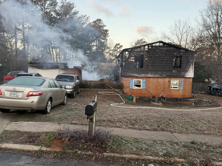 House fire forces 6 from Forest Park home, 2 hospitalized