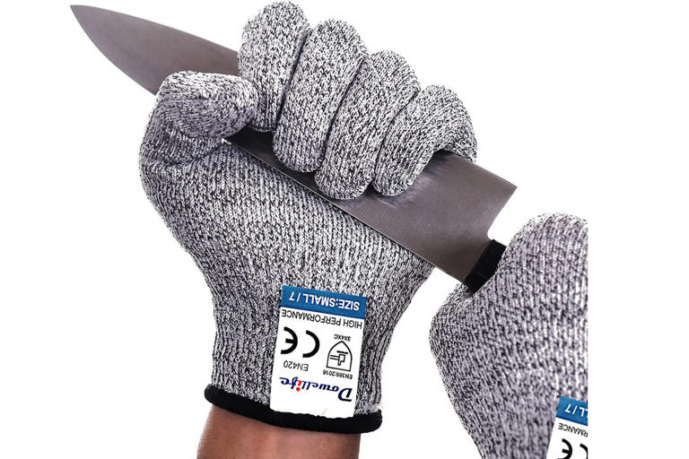 This kitchen safety necessity just solved the most frustrating part of ...