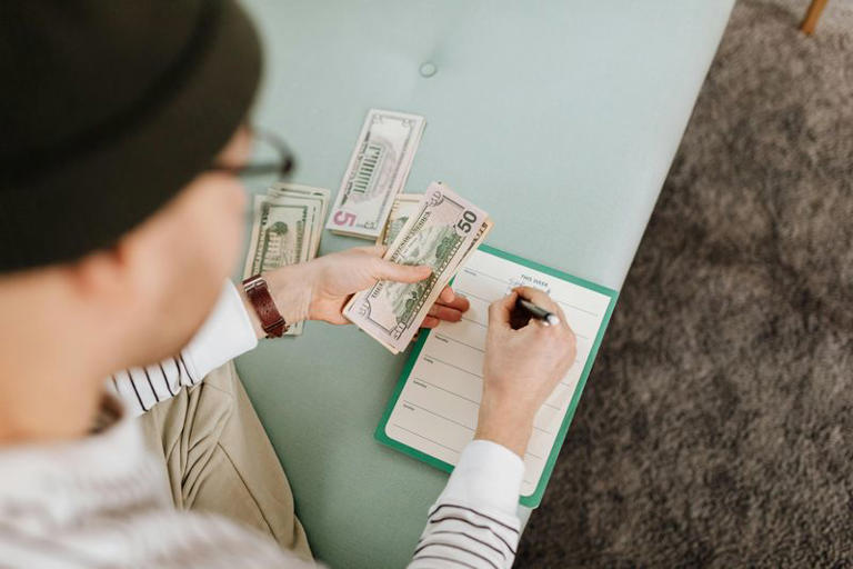 8 signs someone is wealthy, even if they don't flaunt it