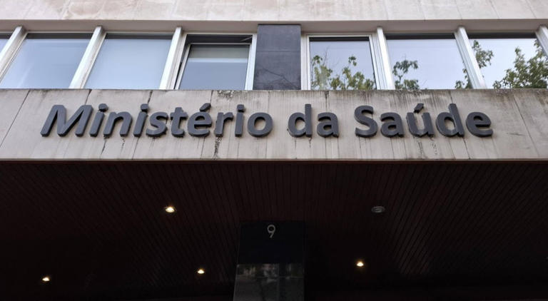 SNS pode contratar até 1.111 médicos aposentados em 2026