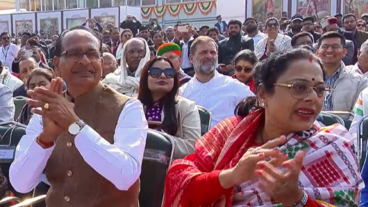 Protocol vs politics: Congress questions Rahul's, Kharge's third-row ...