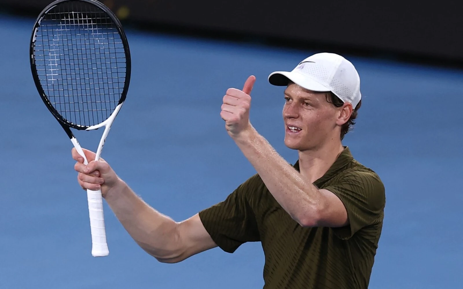 Sinner races on as Keys suffers a heavy loss amid Melbourne heatwave