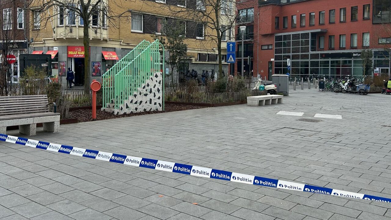 Politie valt appartement binnen na ruzie in winkelcentrum K in Kortrijk