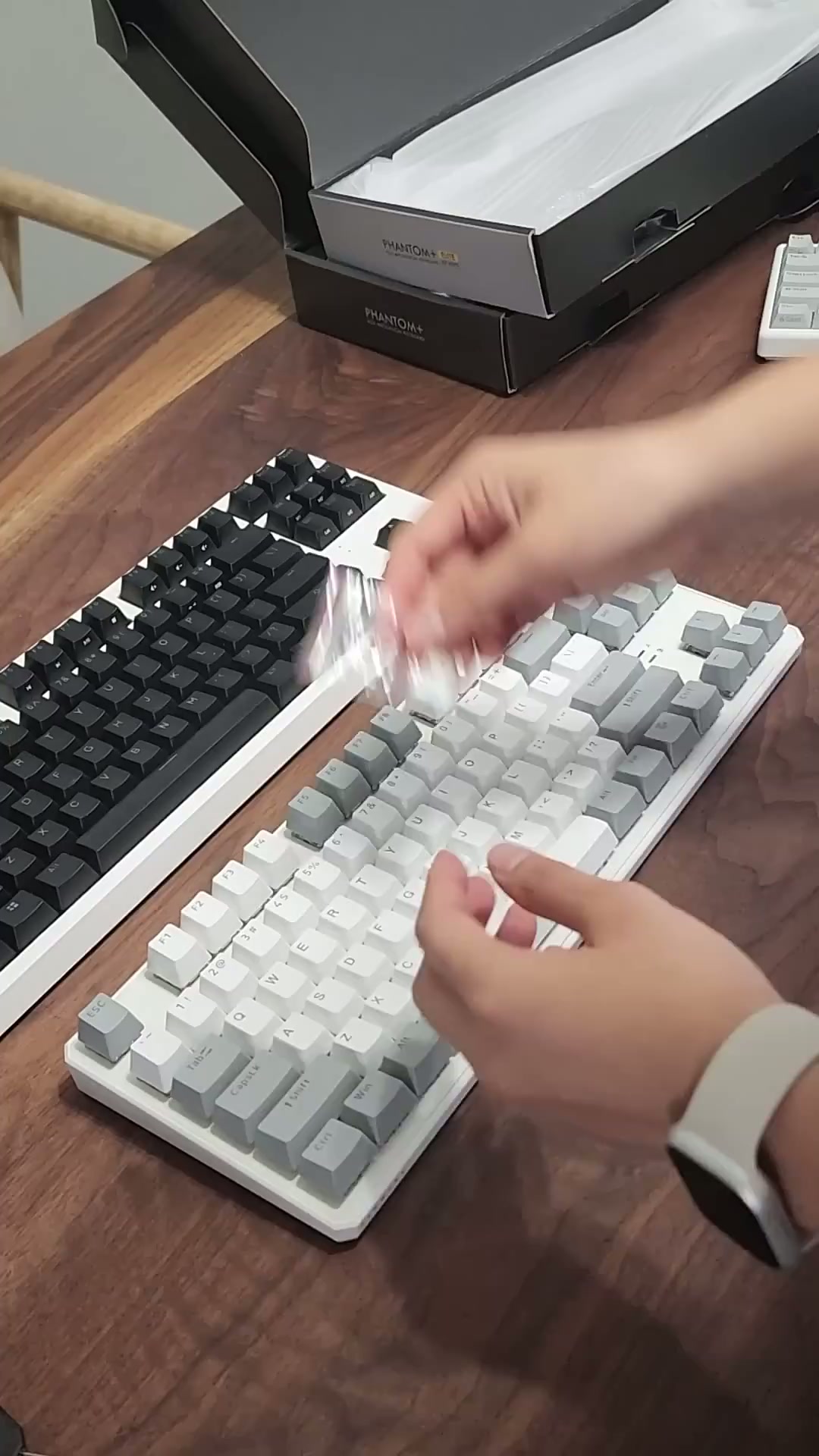 A stock keyboard that sounds like a custom keyboard...