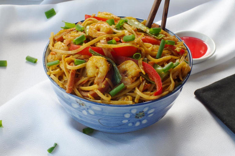 Singapore fried rice noodles