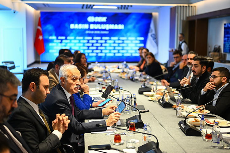 DEİK Başkanı Nail Olpak, 2025 yılını değerlendirdi ve 2026 öngörülerini ...