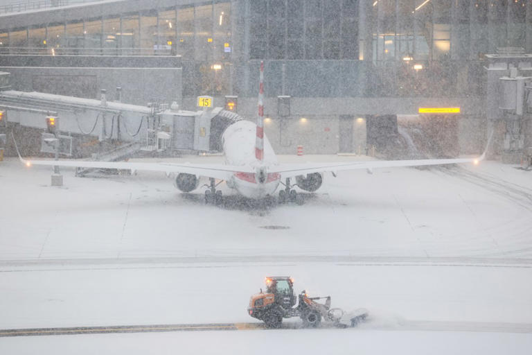 Winter storm Fern continues to wreak havoc on NYC travel after historic ...