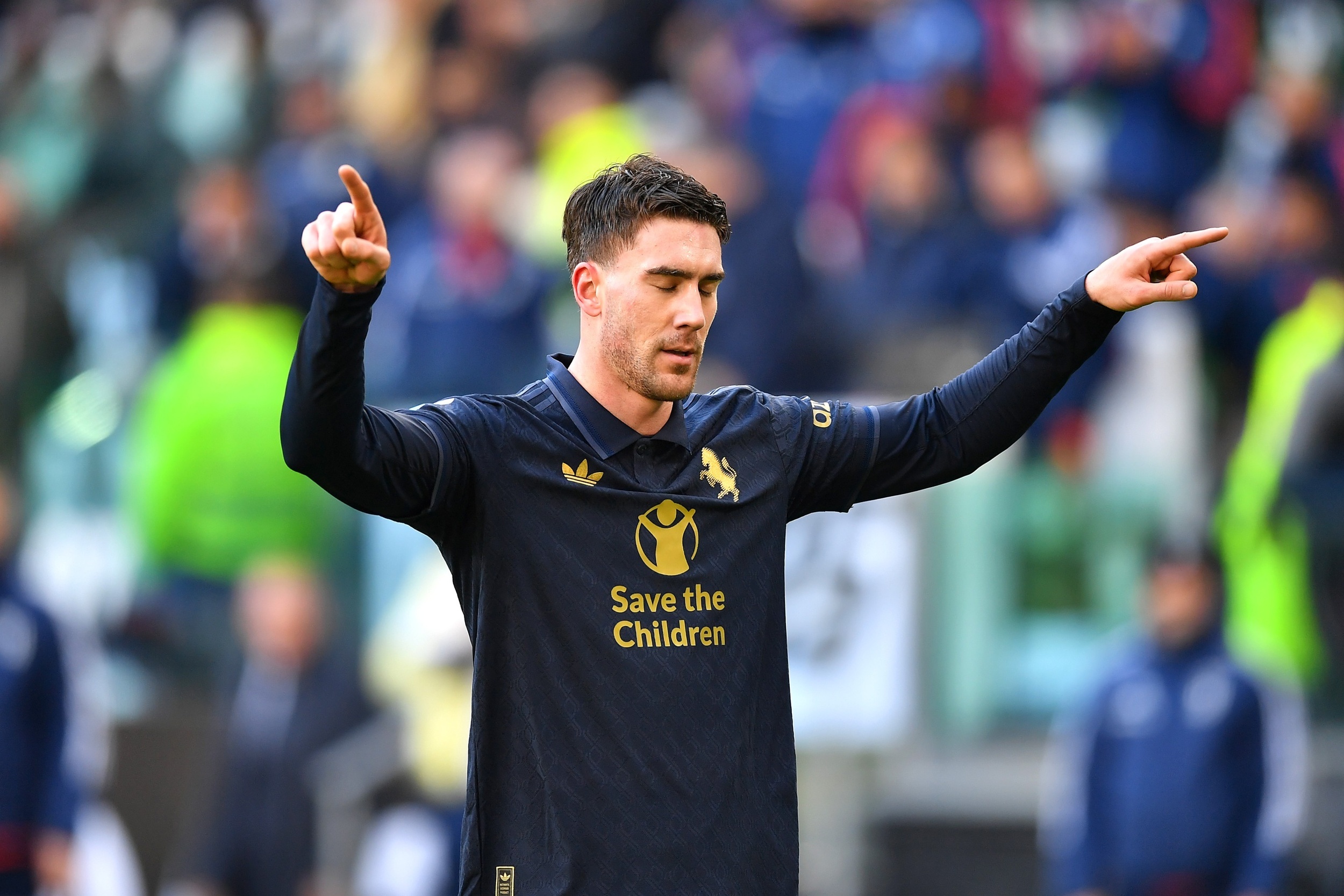 Tottenham refuse to back down in race for goal machine amid Chelsea ...