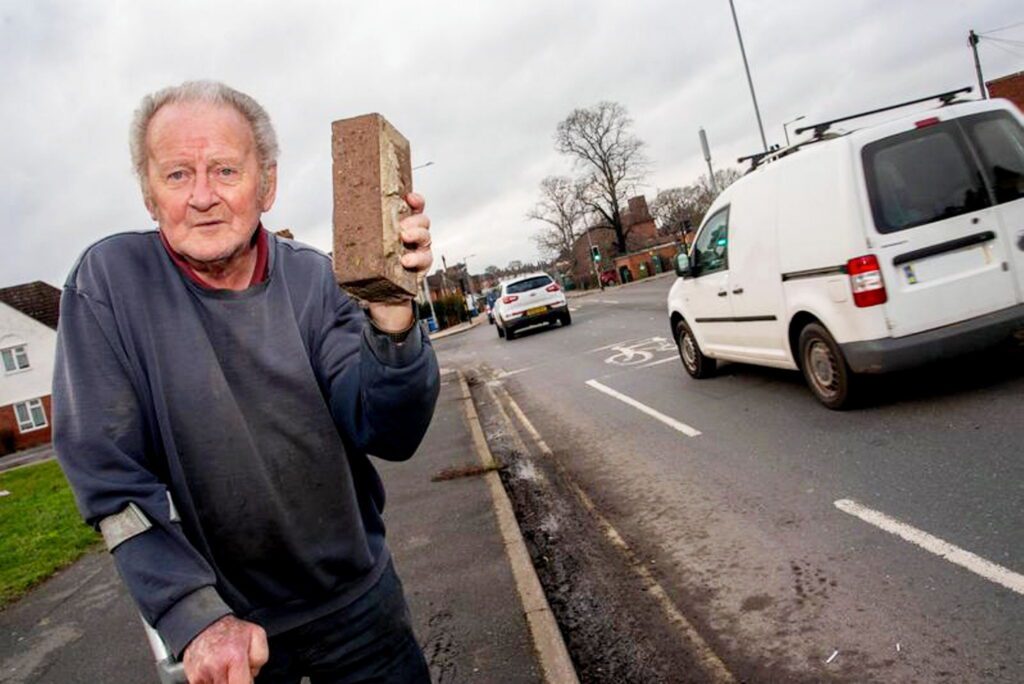 OAP threatens to throw bricks at cars jumping red lights