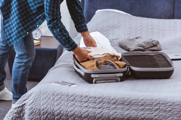 Reasons why some travelers are quitting the sea
