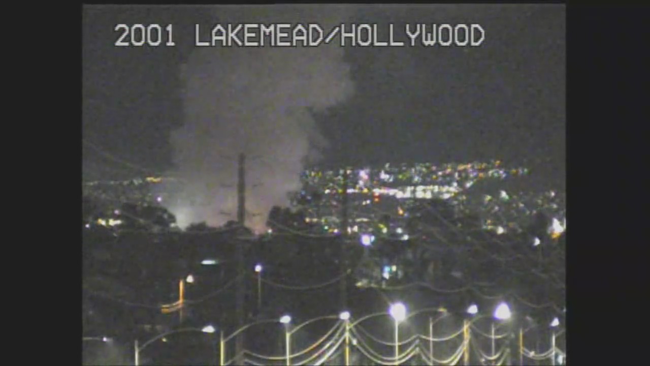 Early morning fire creates large smoke cloud in Sunrise Manor