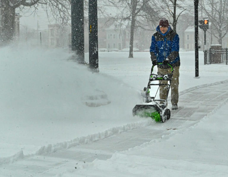 Clear snow from your NYC property before the deadline or face possible ...