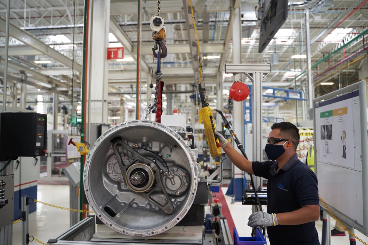 Eaton stock rises as spin-off revealed. Why it’s going all-in on planes ...