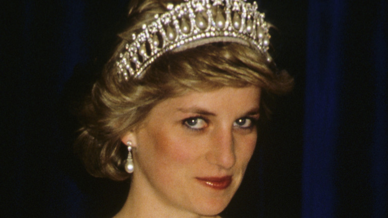 The reason Princess Diana refused to wear the Queen's tiara on her ...