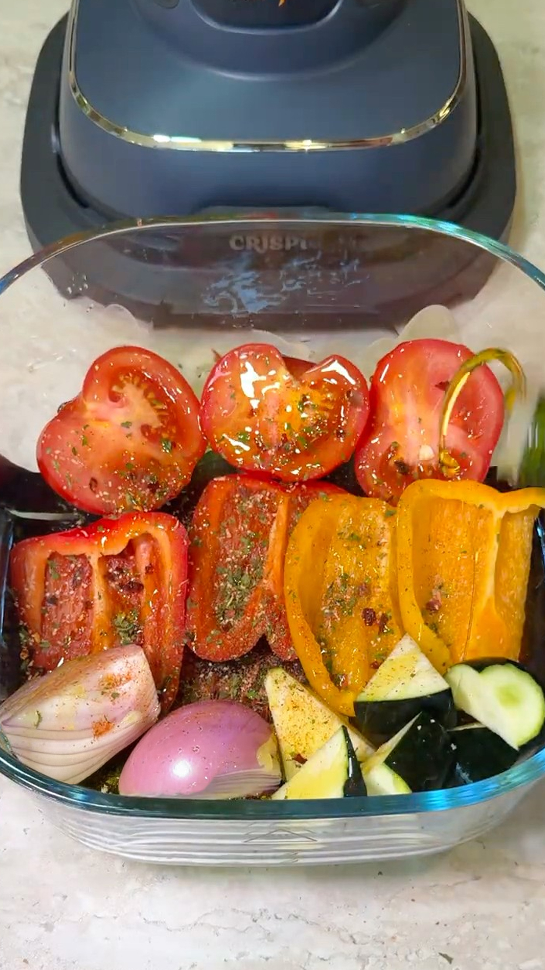 The creamiest air fryer veggie pasta