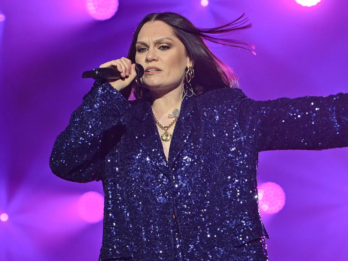 Snow chaos in Toronto: Jessie J cancels concert at short notice