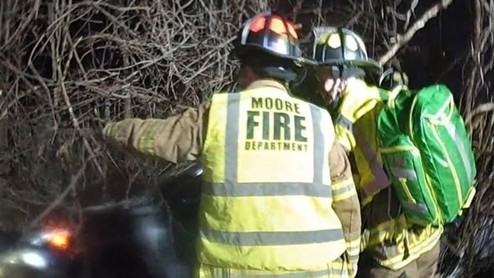 Moore police respond to crash from driver's medical episode, no serious ...