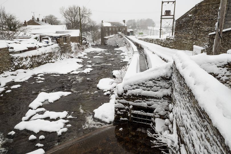 Met Office tells Yorkshire 'get emergency kit' as 27 areas face snow ...