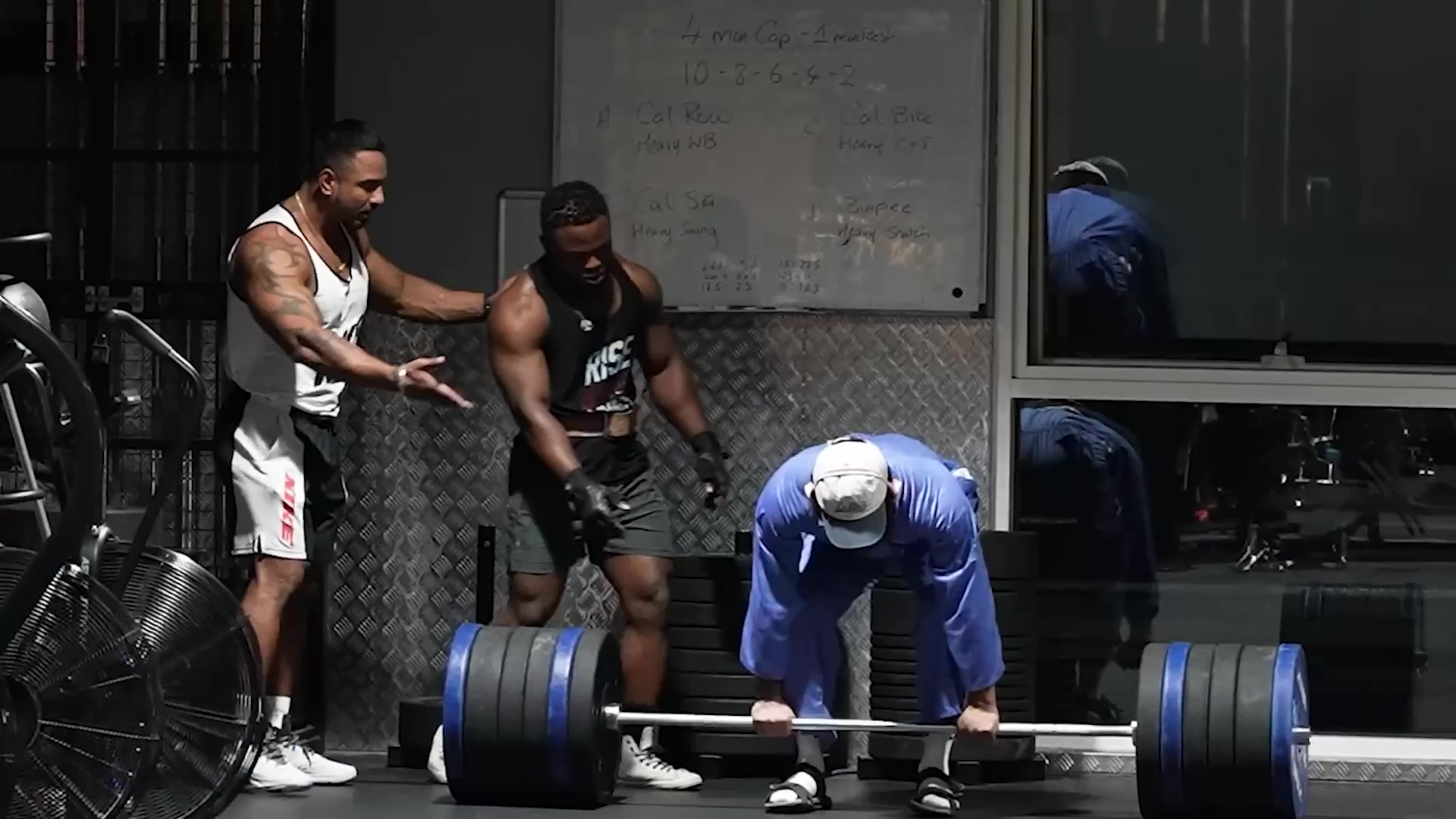 I wanna build muscles too
